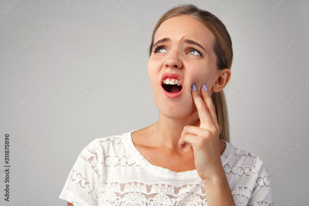 Girl with toothache. Tooth pain and dentistry. Dental care and health ...