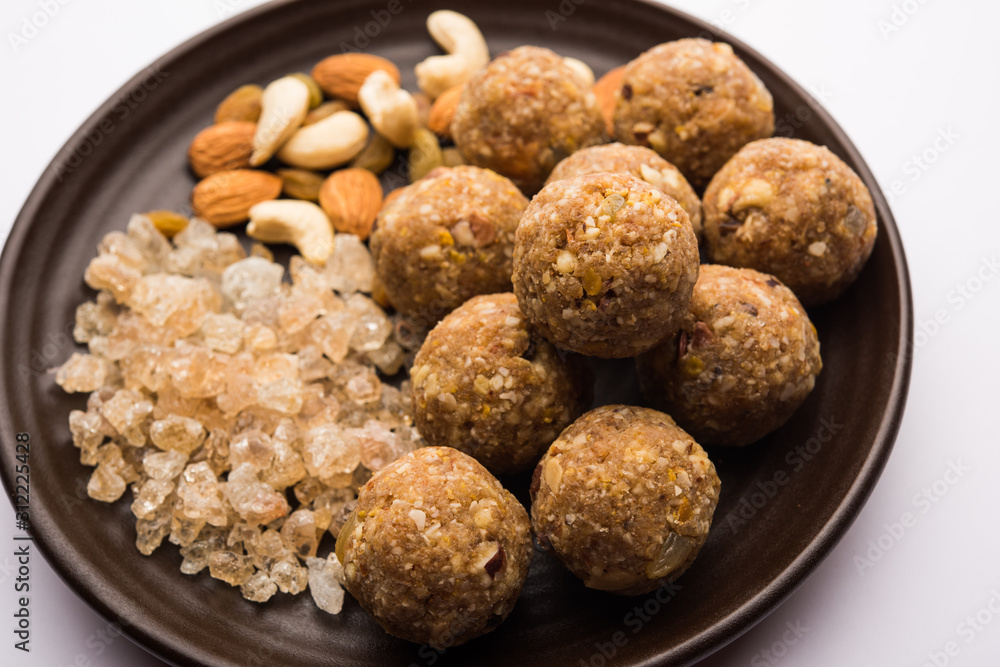 sweet Dink laddu also known as Dinkache ladoo or gond ke laddoo made ...