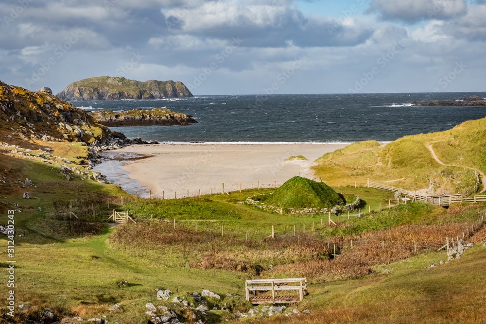 Bosta Beach at Great Bernera Bosta (Bostadh) Iron Age House Stock Photo ...