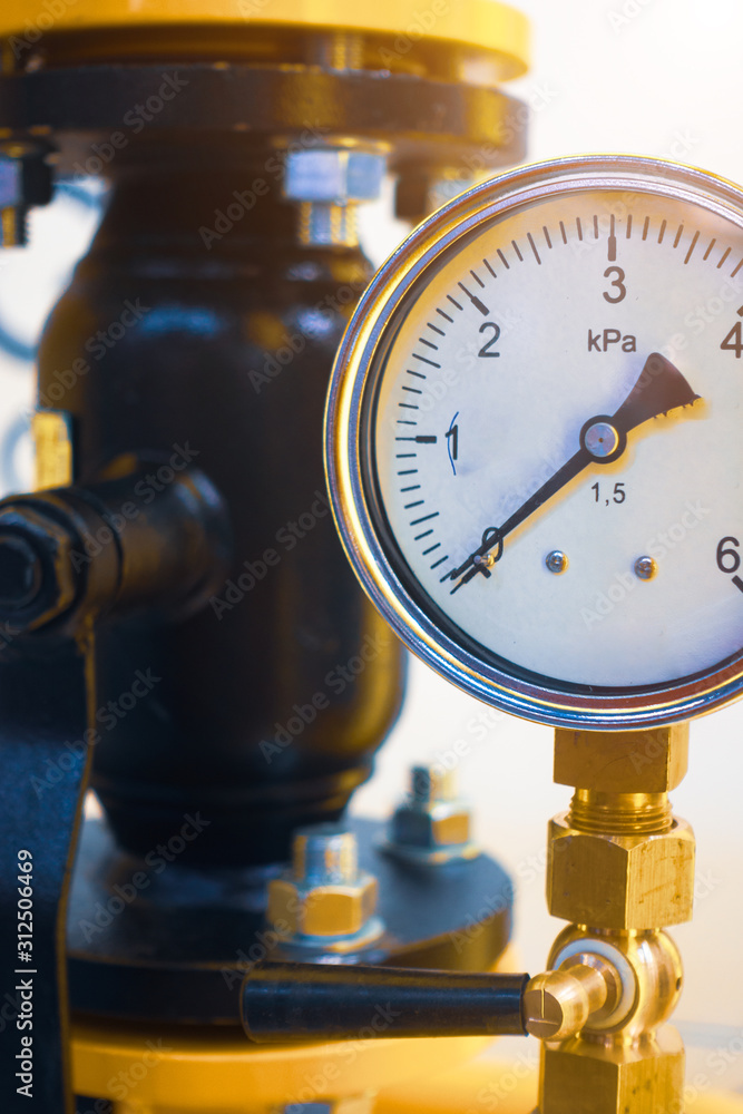 Instrument for measuring gas pressure in pipes. Automatic gas control ...