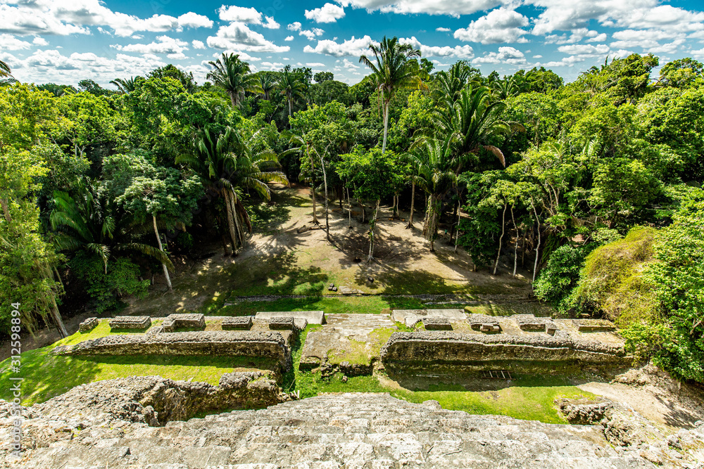 Lamanai archaeological reserve mayan ruins High Temple Belize Stock ...