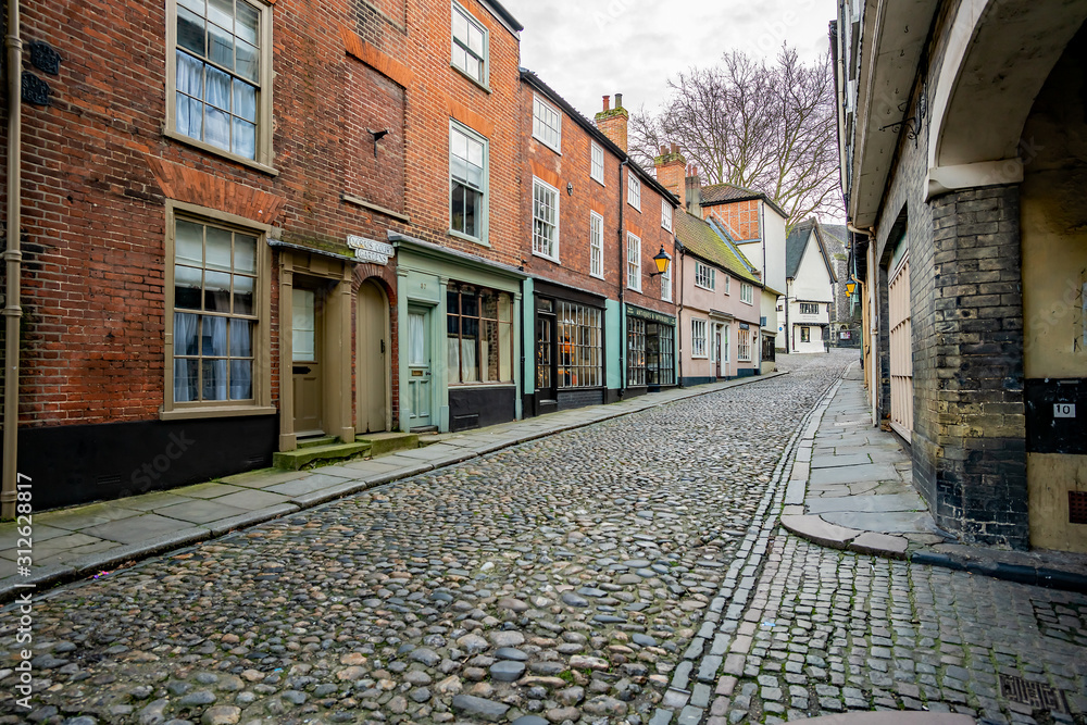 A view down the medieval cobbled Elm Hill in Norwich, one of the oldest ...