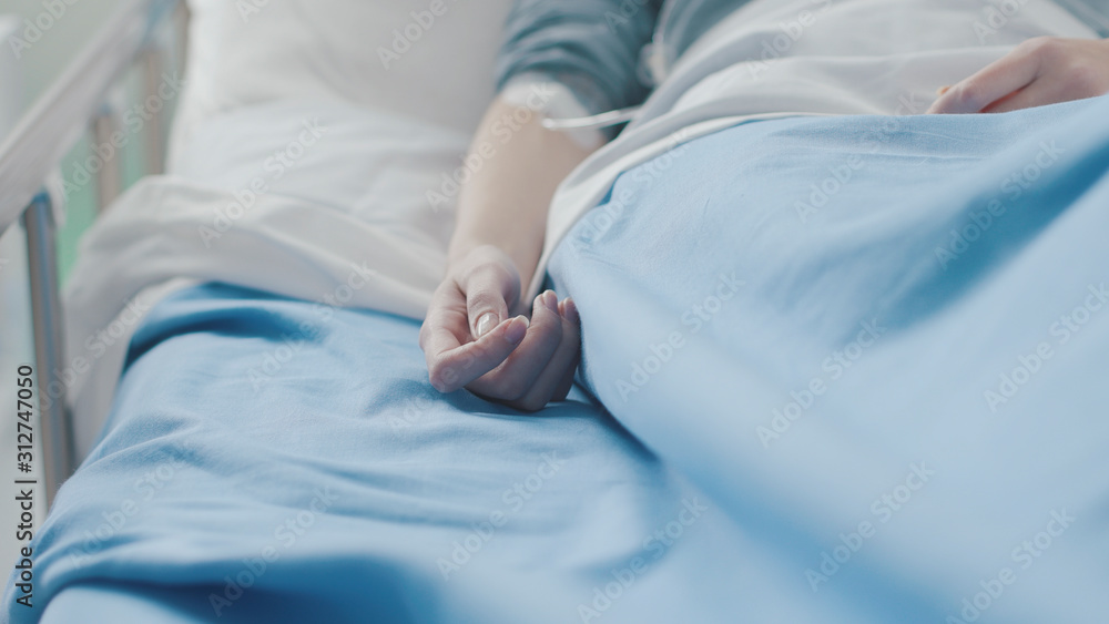 Poster Patient in a hospital bed with IV drip – Wall Art | UkPosters