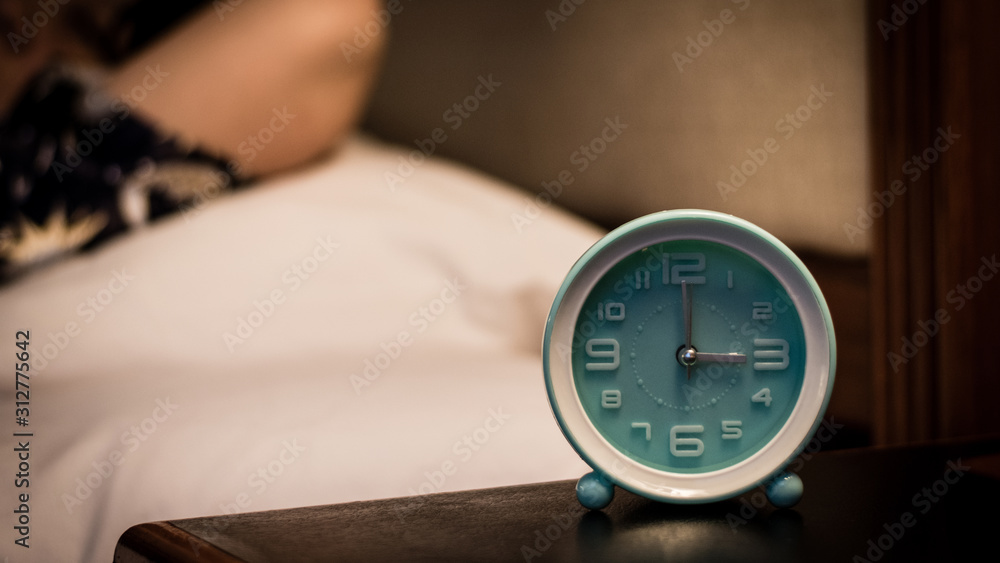 Insomnia problem concept. Asia Sleepless girl try yo sleep with stress ...