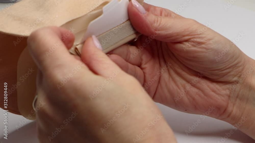 Folding colostomy bag, supply needed after colostomy surgery - colon ...