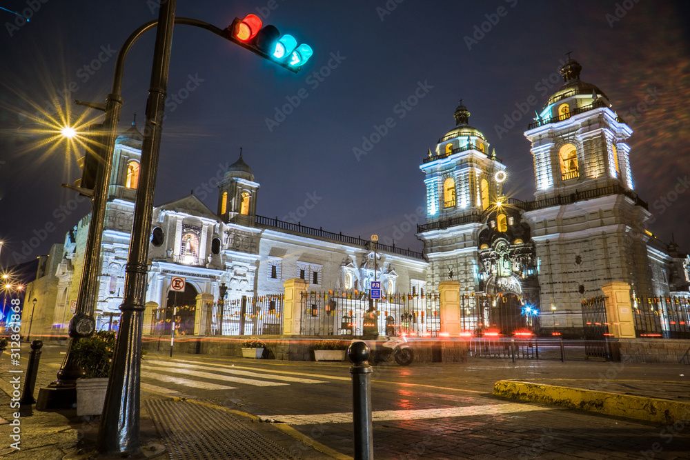 night lima city with lights, traffic light and street Stock Photo ...