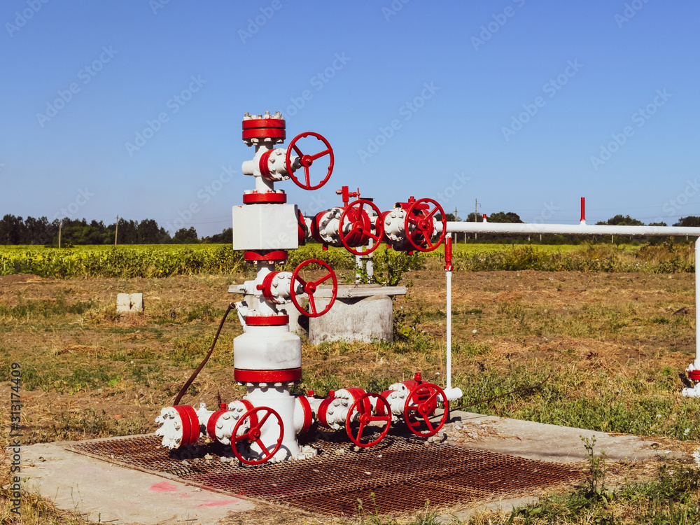 Well for oil and gas production. Oil well wellhead equipment. Oil ...