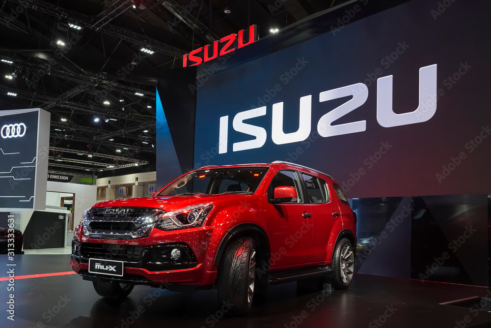 Foto de Bangkok, Thailand - March 28, 2019 : New Isuzu MU-X the iconic ...