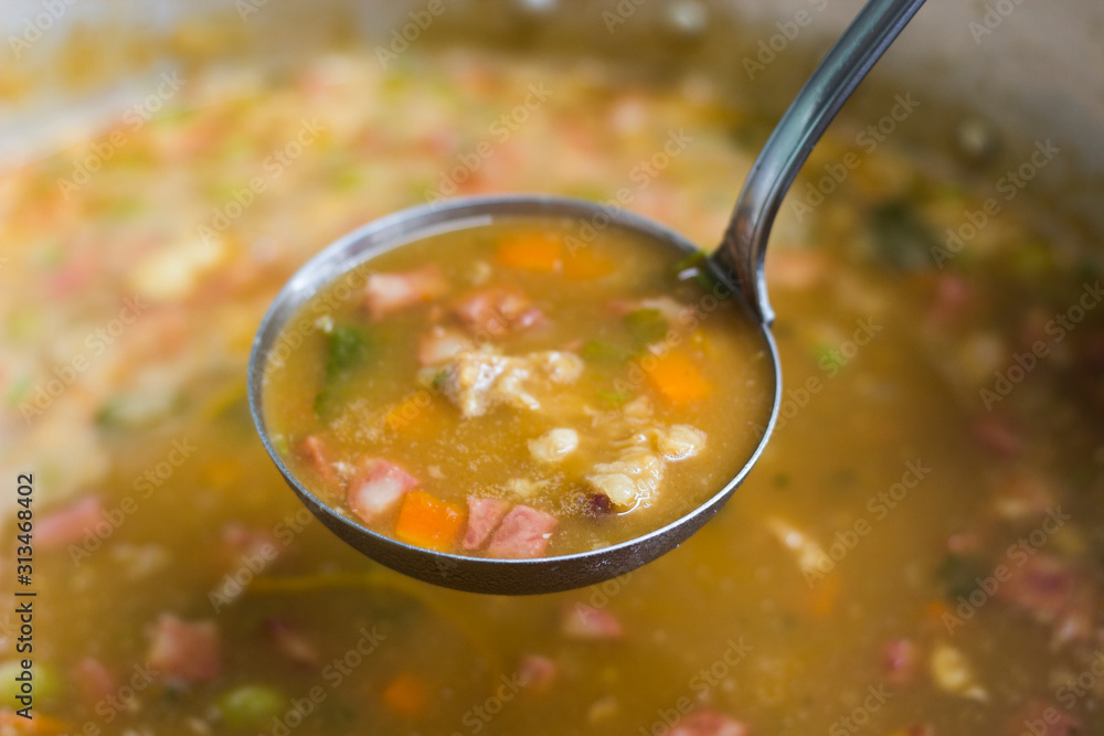 Foto de Mocoto Brazilian food made from cow's feet, stewed with beans ...