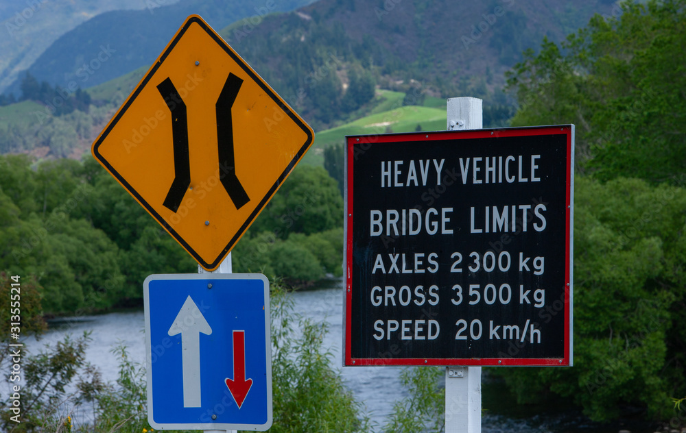 Motueka Valley Highway New Zealand. Sign maximum load for bridge ...