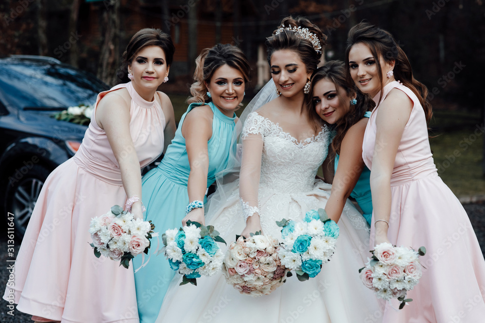 Beautiful bride with her friends. Autumn wedding. Photo of the bride ...