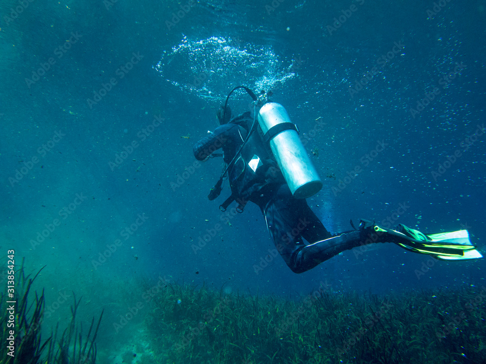 Underwater view of scuba diver in search and rescue exercise. Stock ...