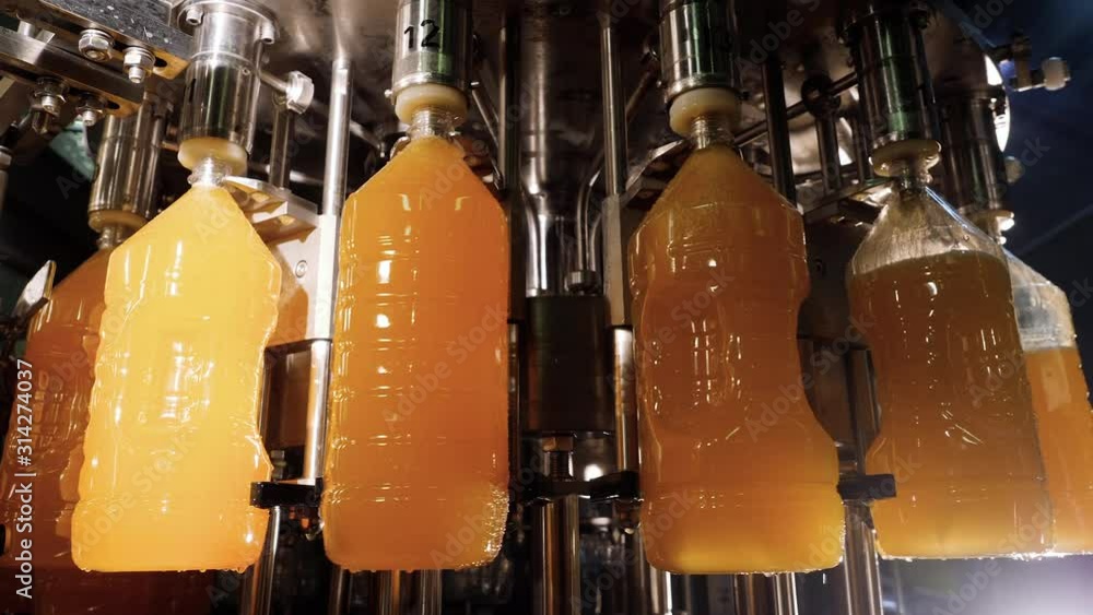 Production automated process for bottling liquids in capacity or ...