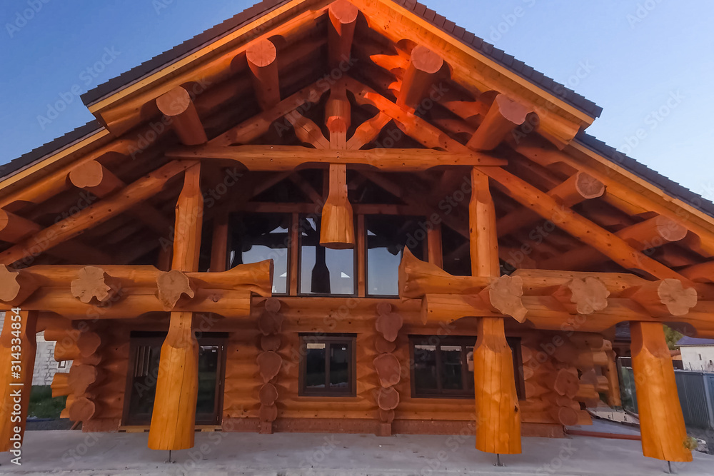 Details and elements of wooden house made of timber. The constru Stock ...