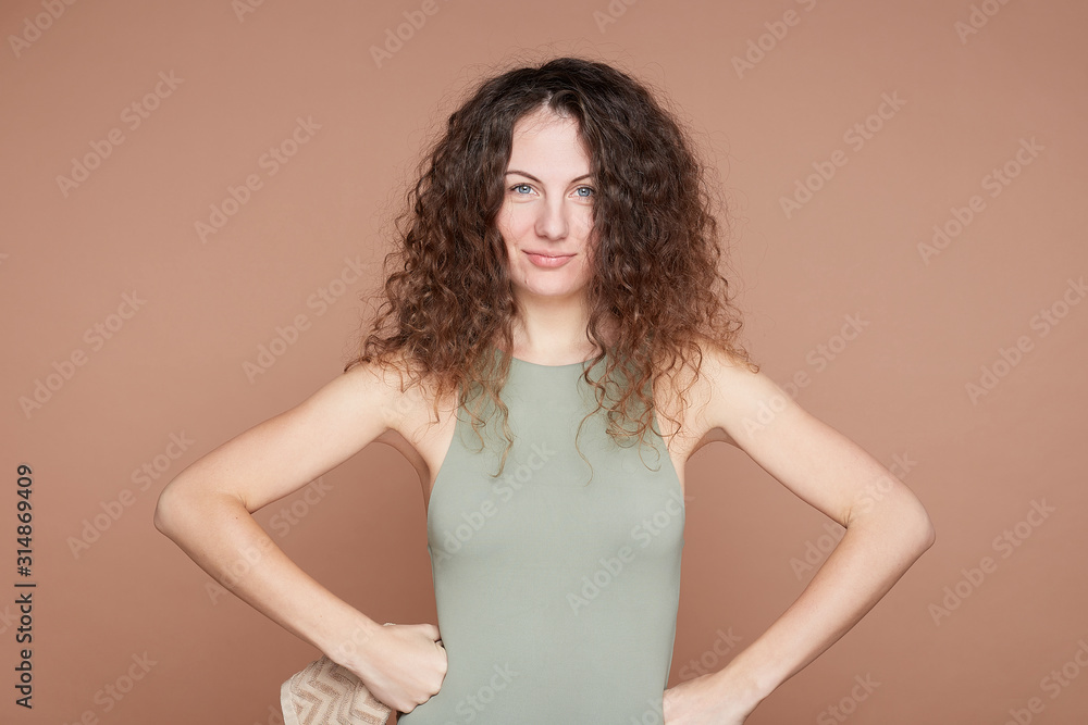 Foto De People Sport Strength Concept Glad Curly Haired Blue Eyed