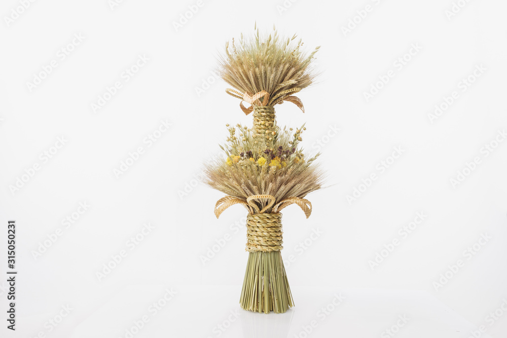 Foto de Didukh. Ukrainian Christmas decoration and traditional symbol ...