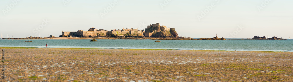 The castle is named after Elizabeth I who was the queen of England ...