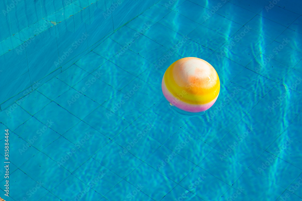 ball float in reservoir swimming pool transparent water wallpaper ...