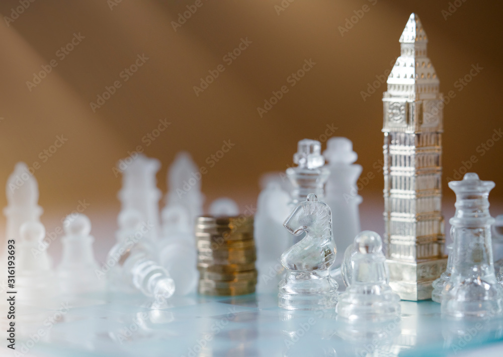 Foto de Selective focus of Stack new British one pound coins and ...