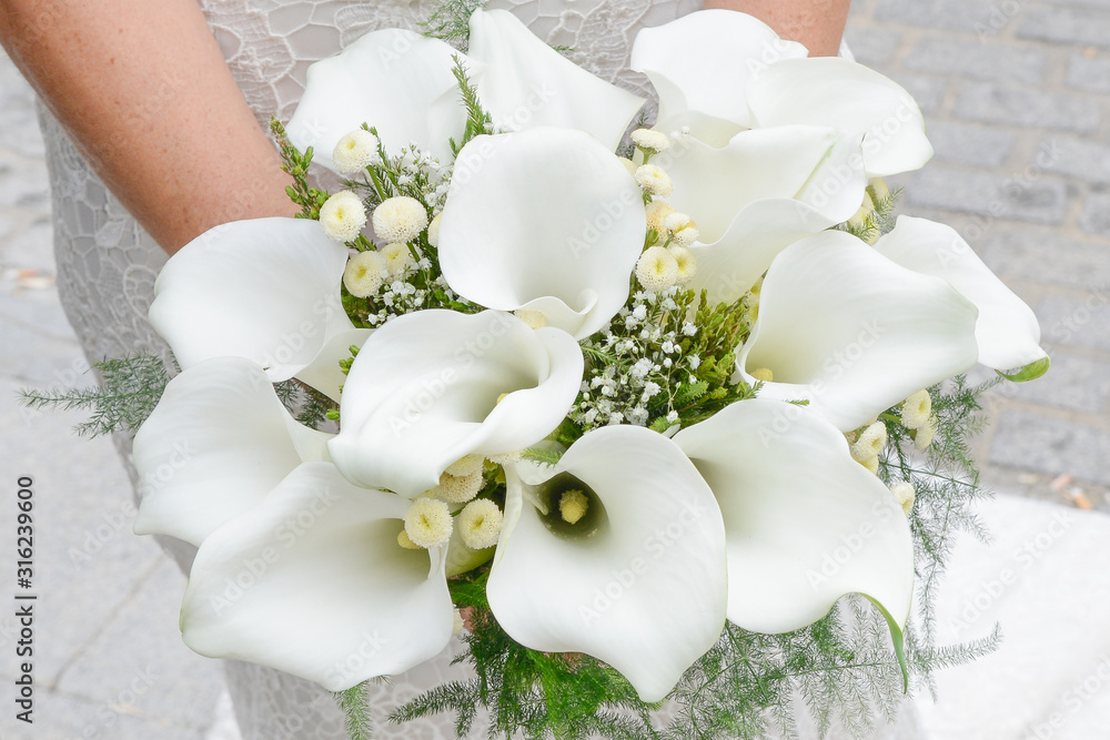 Ramo De Alcatraces Blancos