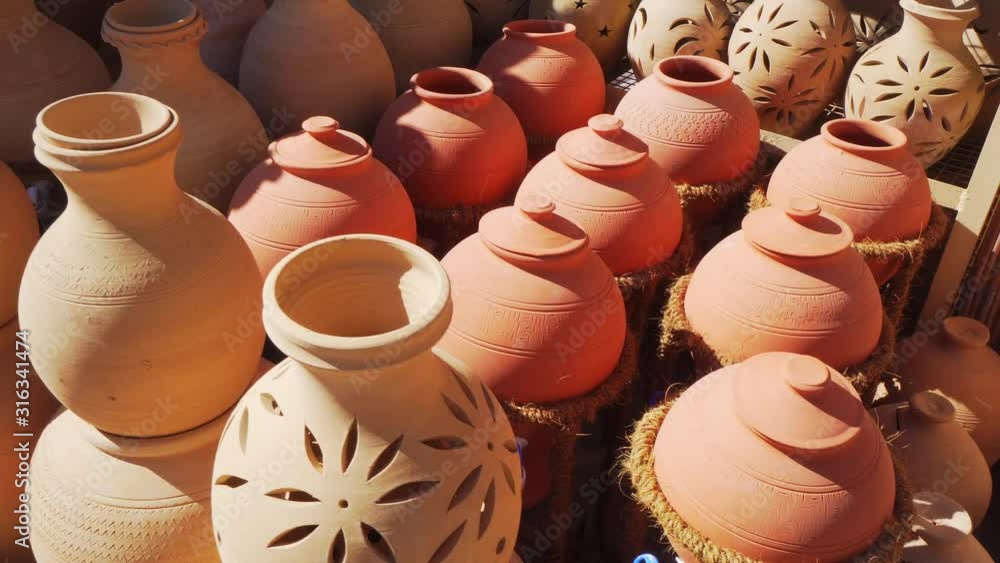 Vidéo Stock Traditional Omani Clay Water Pots for Sale on Display in ...