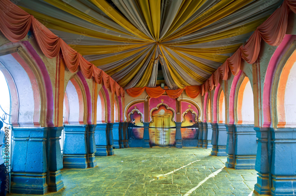 Indian hindu wedding mandap, decorations and interiors. Mandap setup in ...