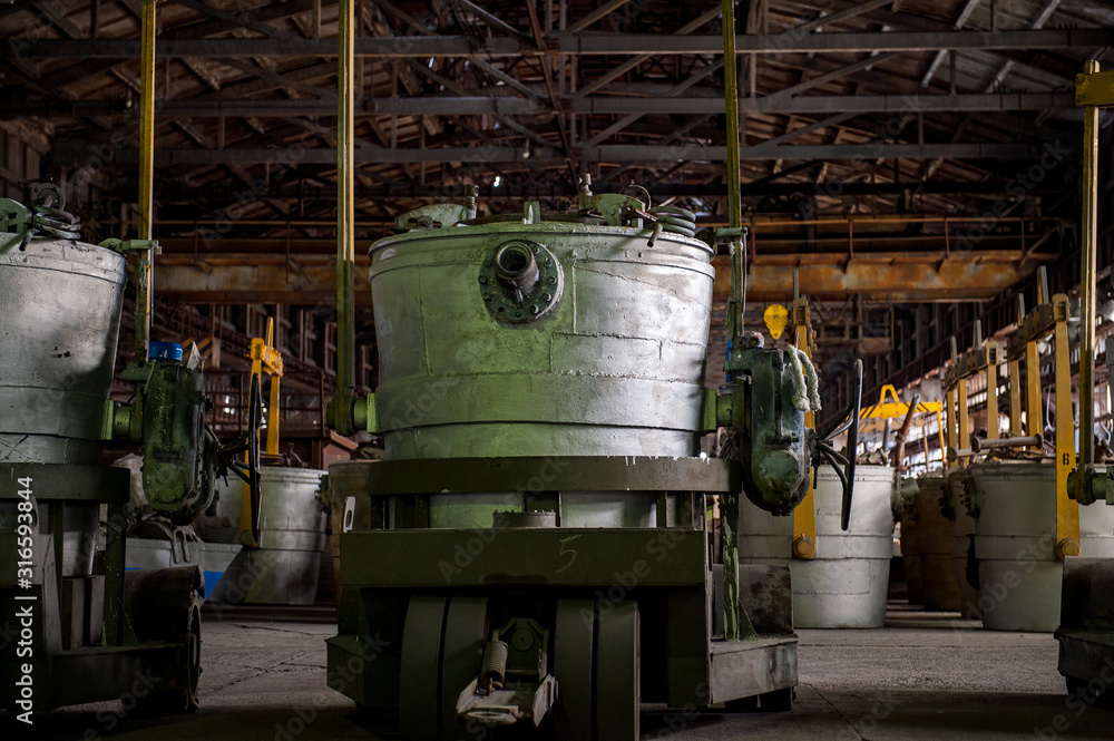 Aluminum plant. aluminum smelting bucket. Safe environmental high-tech ...