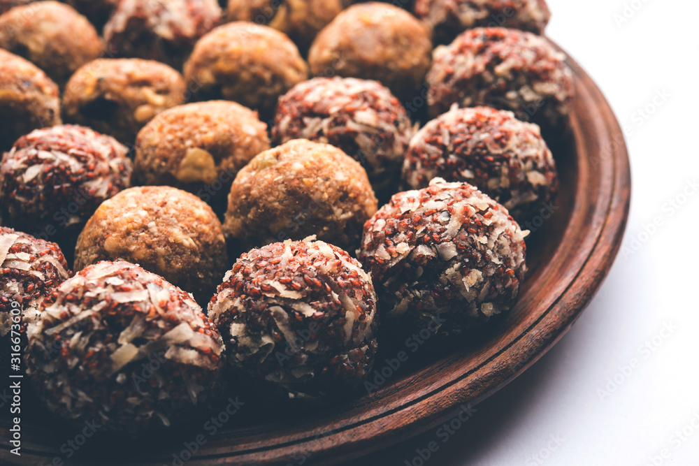 Foto de Group of Dink, Gond , Aliv, Halim laddu, Laddoo, Ladu, Ladoo ...