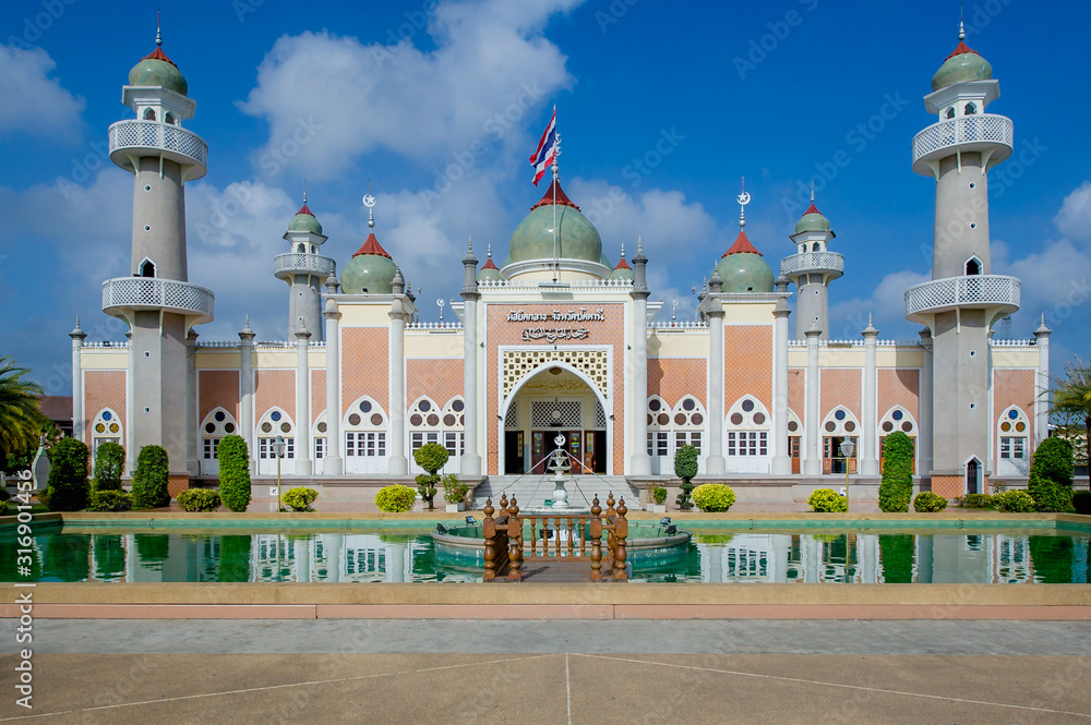 Beautiful central mosque and reflection in water at Pattani Central ...