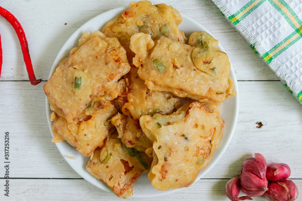 Traditional indonesian culinary food. Masakan / Makanan Tempe Goreng ...
