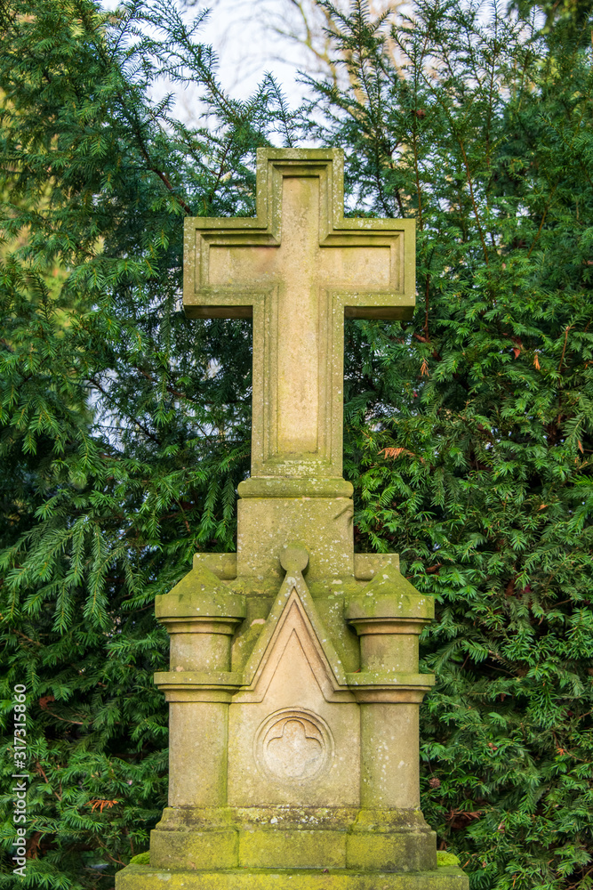 Alter Grabstein mit Steinkreuz Stock Photo | Adobe Stock