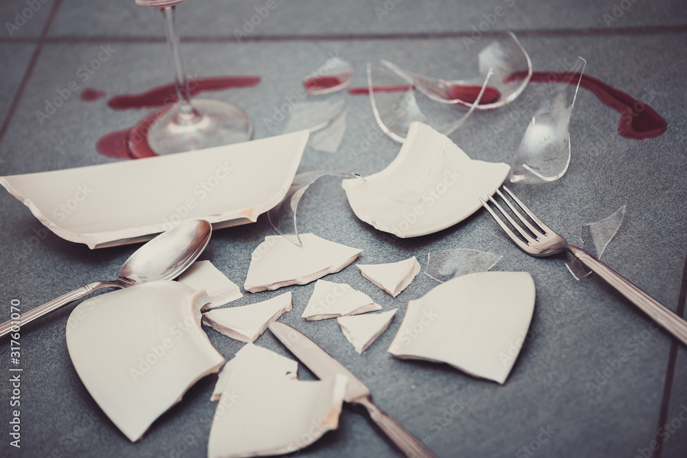 Chipped Plate All Around