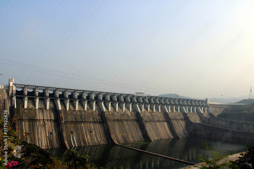 Sardar Sarovar Dam near the Statue of Unity, Gujarat Stock Photo ...