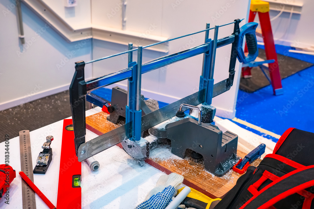 Equipment for the laying of cable channels. Cable channel cutting ...