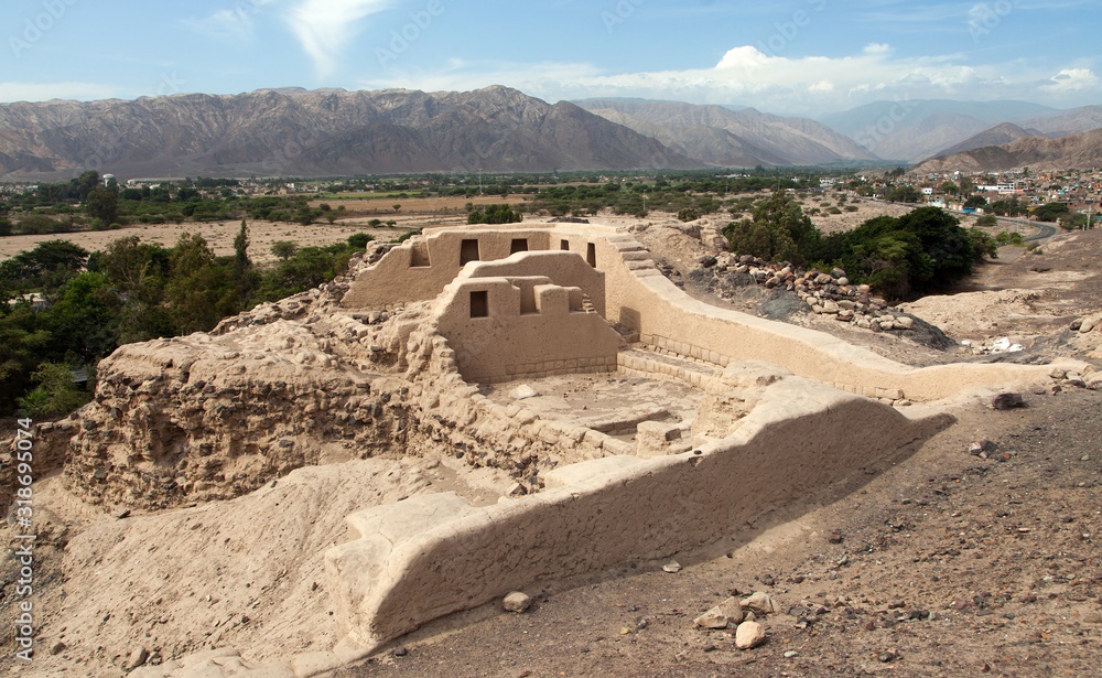 Los Paredones - historic ruins of incan castle in Nazca Stock-Foto ...
