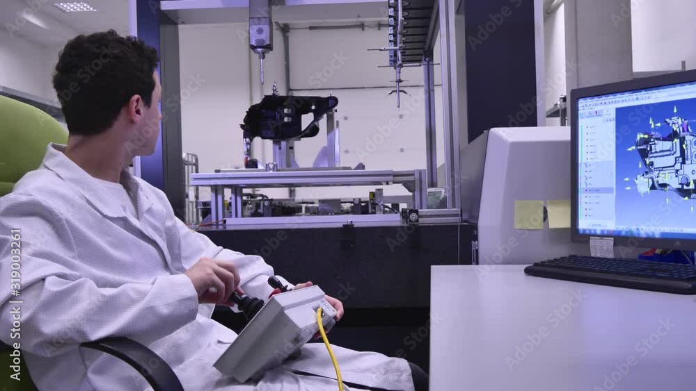 Engineer Controls Professional 3D Measuring Machine Fully-Automatic CNC ...