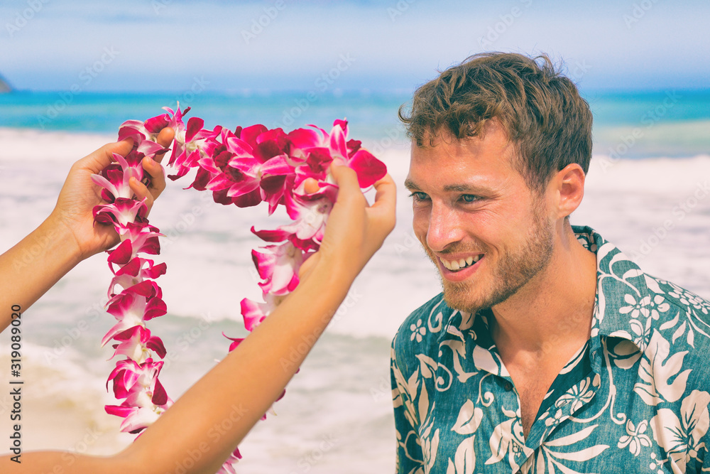 Hawaii Welcome Hawaiian Lei Flower Necklace Offering To Tourist As Hawaii Welcome Hawaiian Lei Flower Necklace Offering To Tourist As