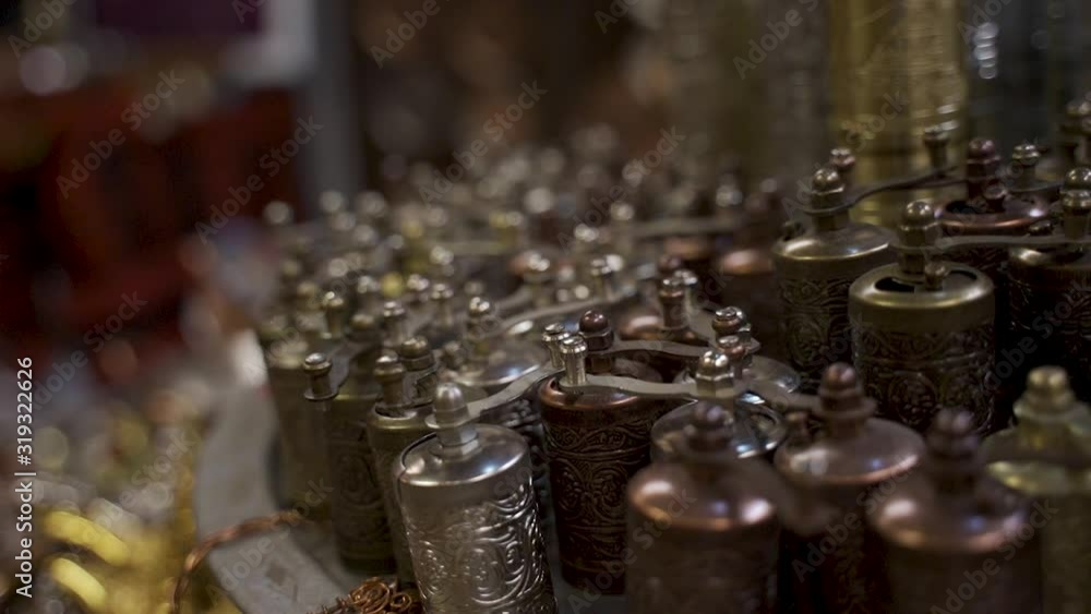 Stockvideo Sarajevo street bazaars with delight cups, pots, tea kettles ...