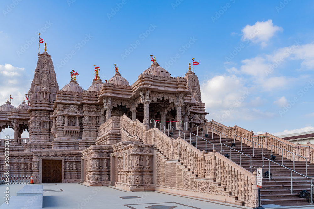 Exterior view of the famous BAPS Shri Swaminarayan Mandir Stock Photo ...