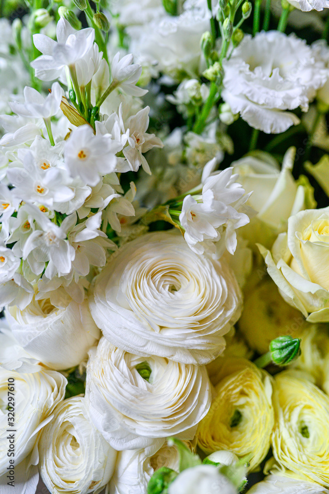 Rose cappuccino, brunia, daffodil, Eustoma, lisianthus, ranunculus ...