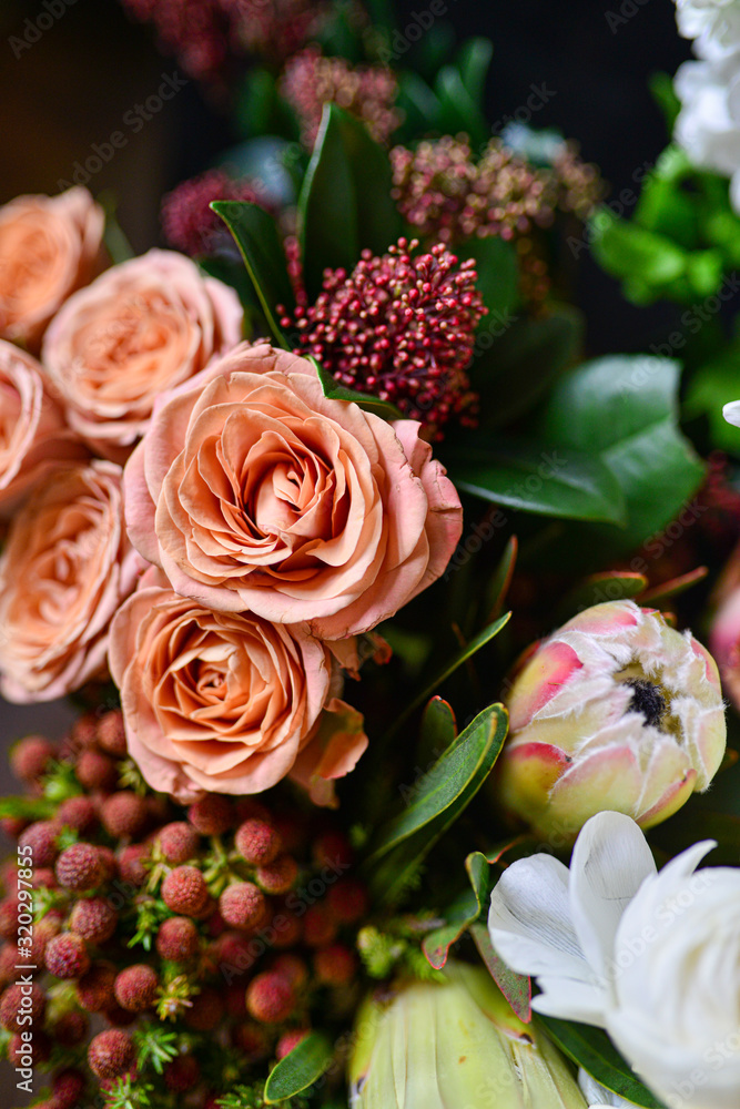 Rose cappuccino, brunia, daffodil, Eustoma, lisianthus, ranunculus ...