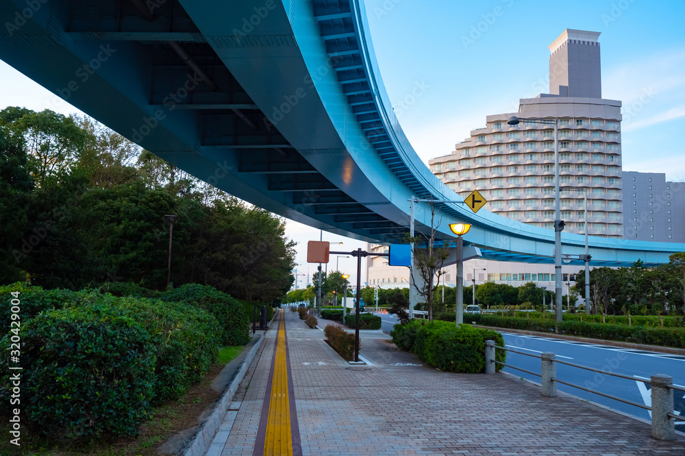 Japan. Estokada on the background of Tokyo. Road architecture of Tokyo ...