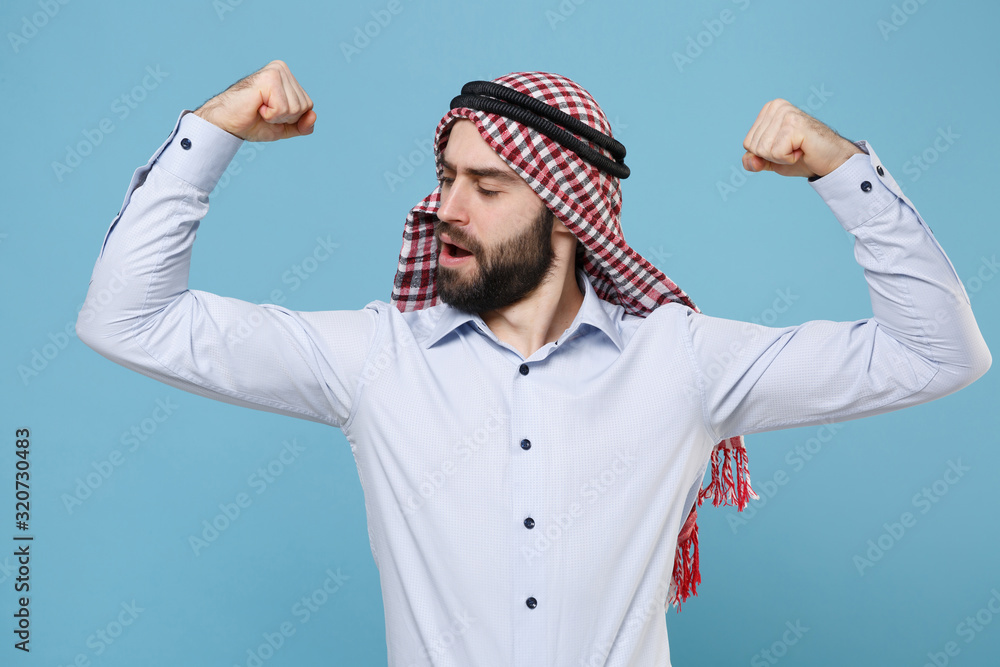 Strong bearded arabian muslim man in keffiyeh kafiya ring igal agal ...