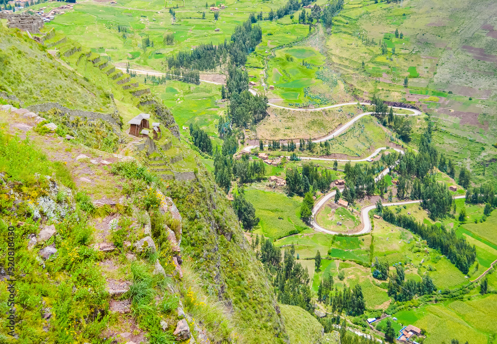 Hiking trail in the green hills near Pisac inca town in Peru Stock ...