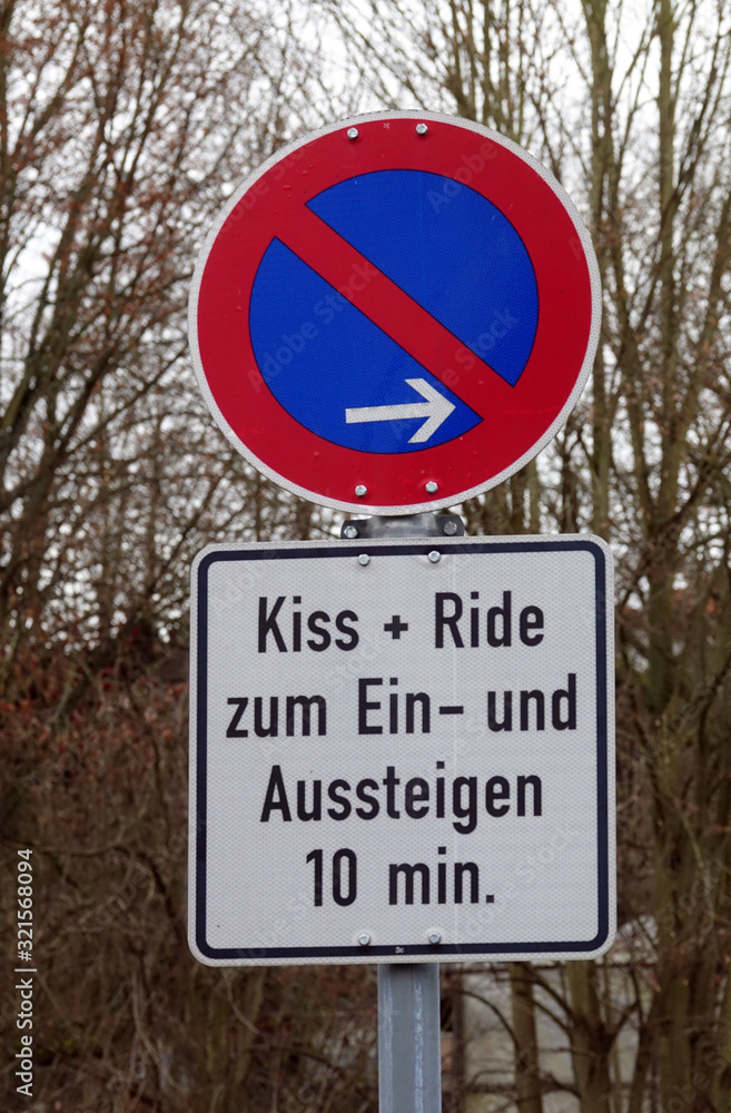 Schild Kiss + Ride Stock-Foto | Adobe Stock