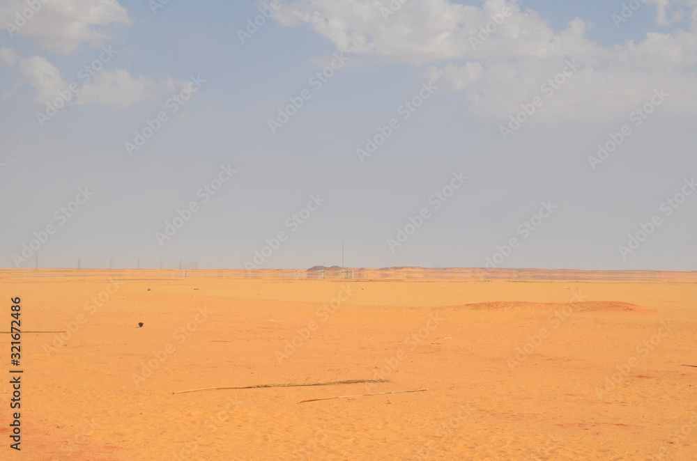 Foto de A mirage is a naturally occurring optical phenomenon in which ...
