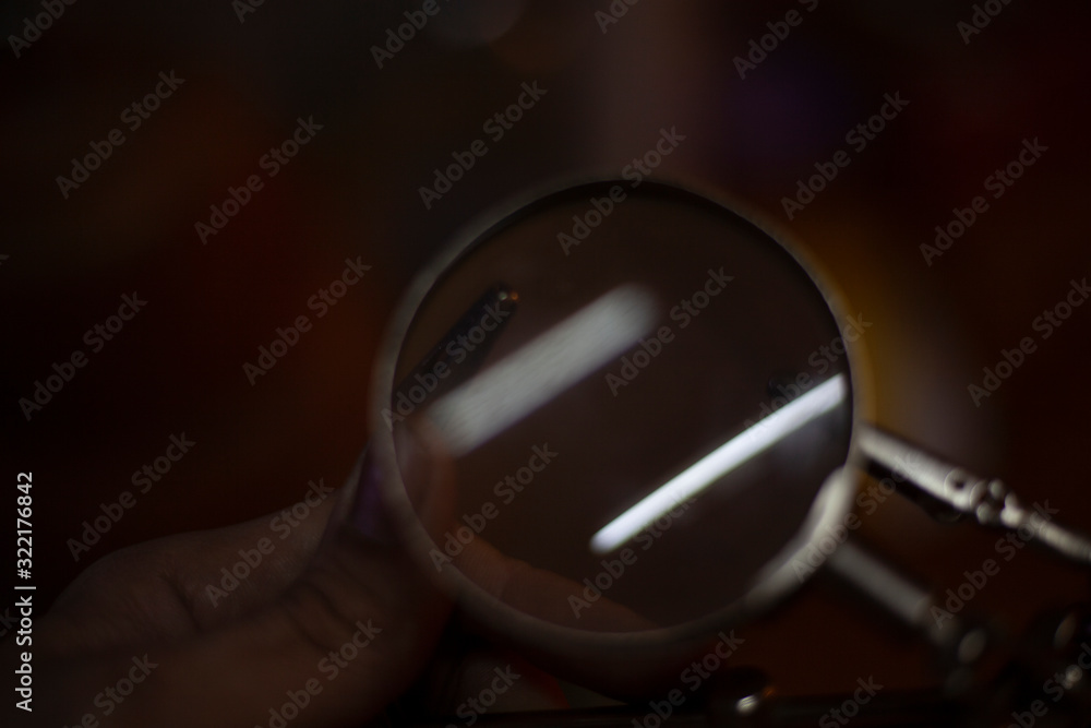 Magnifying insole. Device for enlarging an object placed under a ...