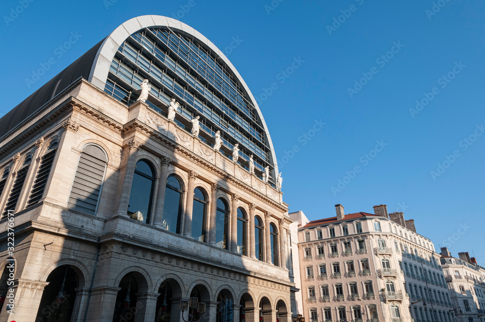 France. Lyon. Façade de l'opéra réalisé par l'architecte Jean Nouvel ...