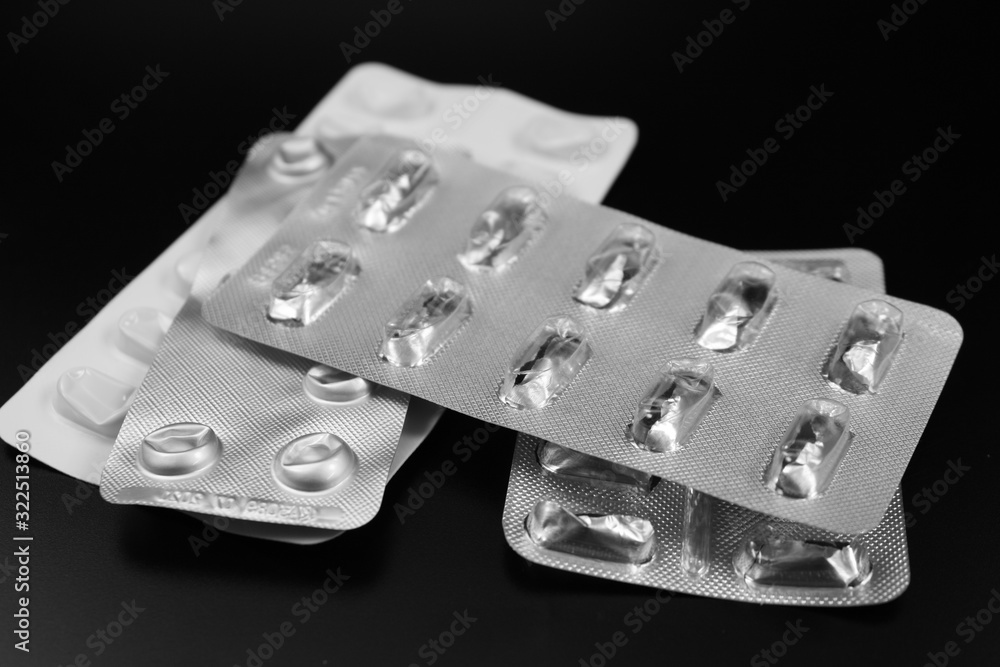 Leere Blisterverpackungen von Medikamenten Stock Photo | Adobe Stock