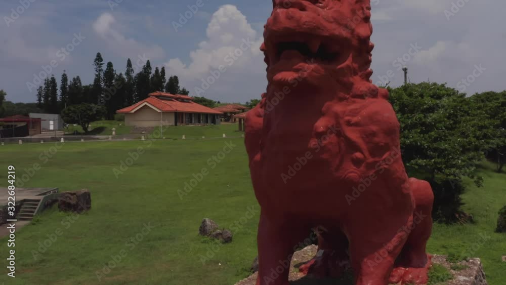 Video „Okinawa shisa dog, the largest shisaa in Okinawa at cape zanpa ...